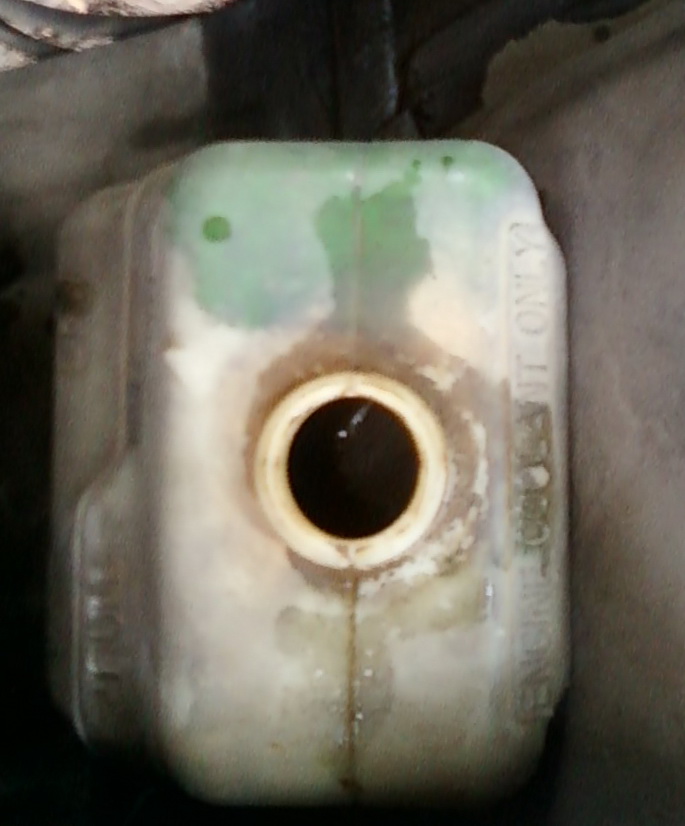 Cara Mengisi Air Cadangan Radiator Reservoir Radiator o2fresh ...