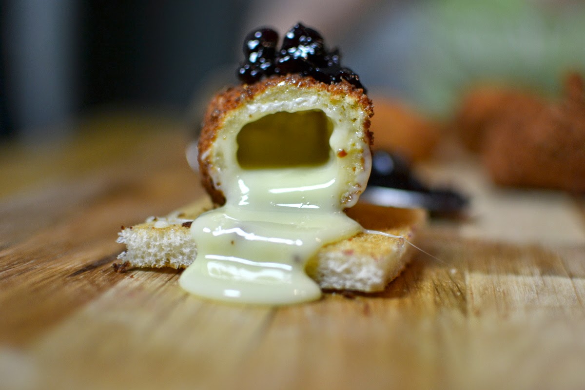 Læknirinn í eldhúsinu : Dásamlegur djúpsteiktur camenbert með ristuðu ...