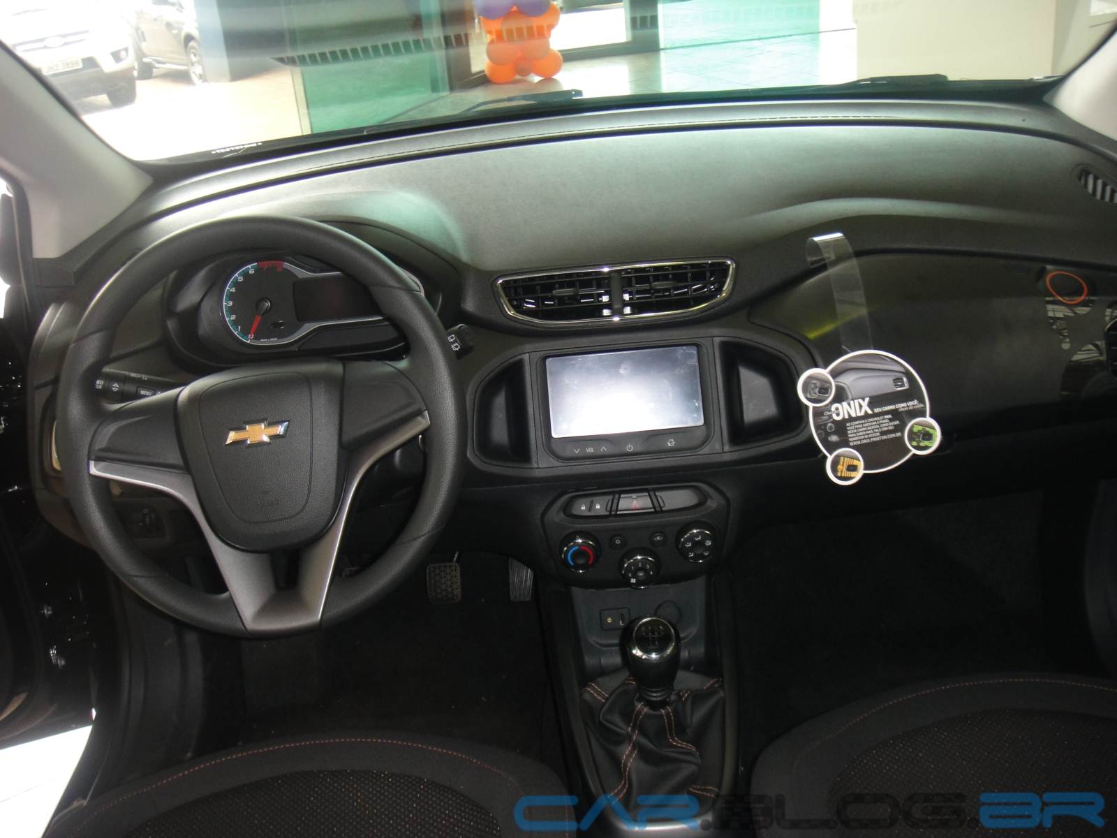 Onix LTZ Preto - fotos do interior e externas