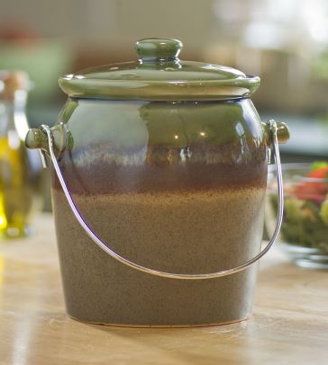 Around Mom's Kitchen Table: Attractive Kitchen Compost Bin: A Compost ...