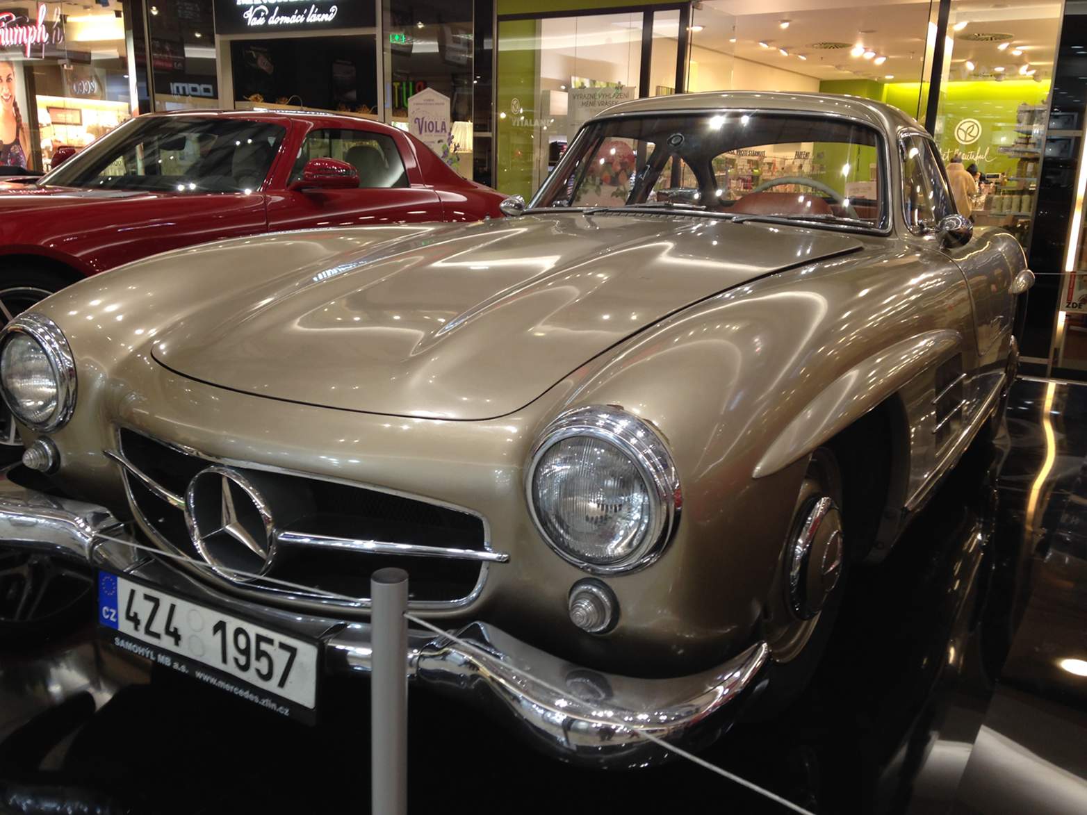 Oldtimerworld: Mercedes 300SL - W198