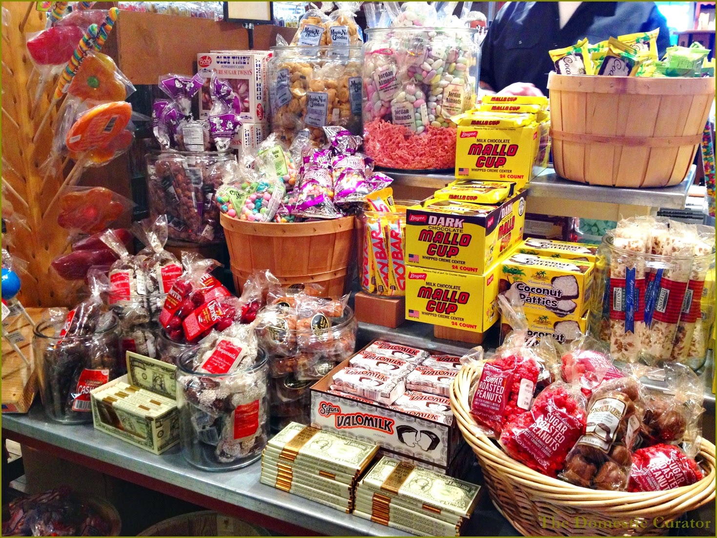 The Domestic Curator: Cracker Barrel Fall & Halloween Decor