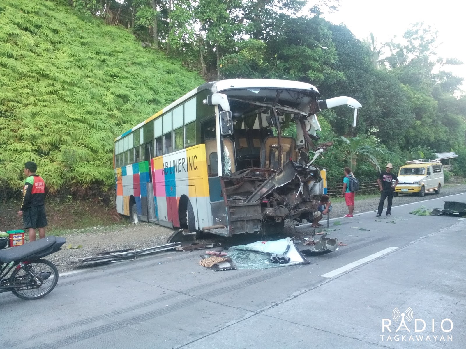 DRIVER NG AB LINER NASAWI MATAPOS SUMALPOK ANG MINAMANEHONG BUS SA ...