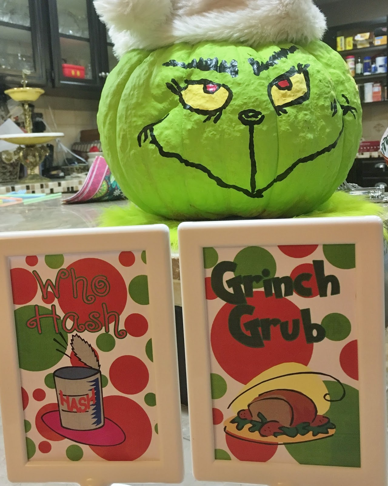 HollysHome Family Life: FREE Grinch-mas printable treat bag, napkin ...
