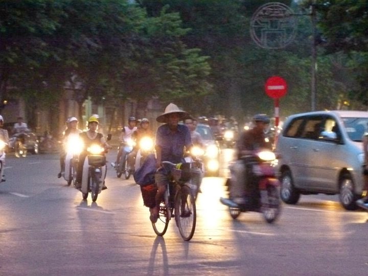 Travel - Posh Backpacking around South East Asia - Roses and Rolltops