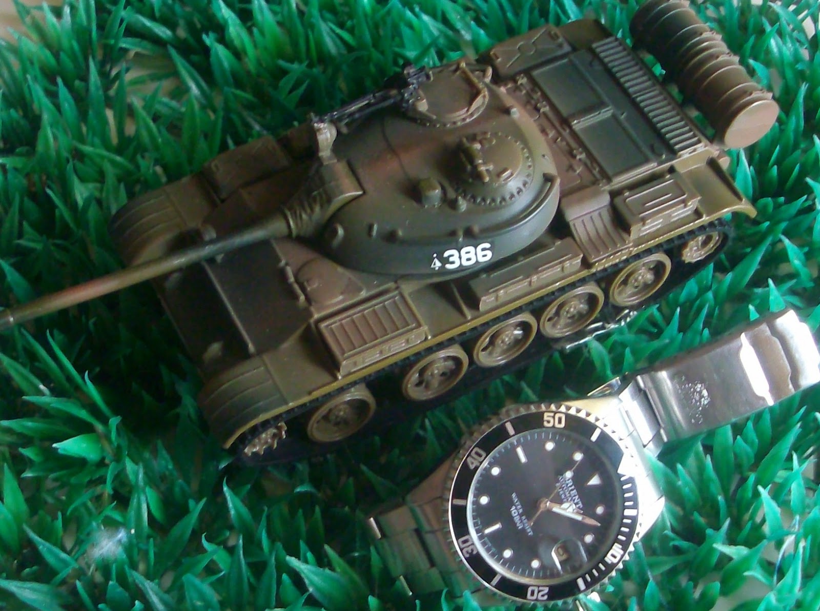 Suka Jam: MBT T-55 Russia menggelek Orient Sub