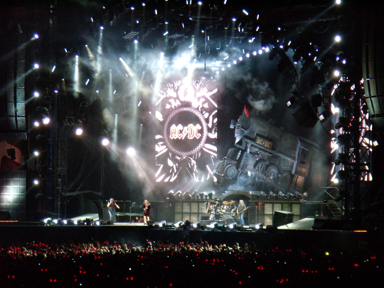 Segundo concierto en Madrid de AC/DC | Long Play 80