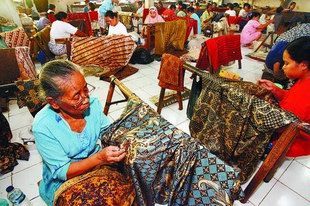 Geblek Renteng Juara Lomba Desain Batik