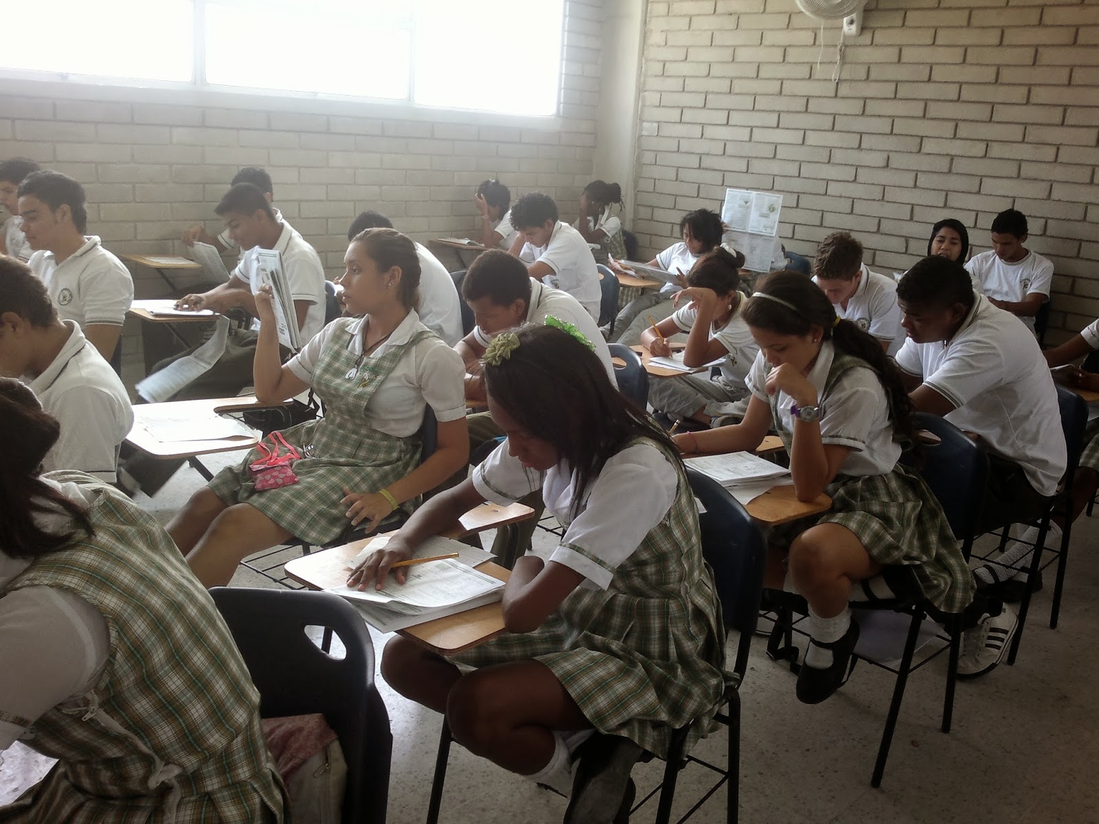 COLEGIO DISTRITAL OLAYA.: SIMULACRO PRUEBAS SABER 11° COLEGIO DISTRITAL OLAYA.: SIMULACRO PRUEBAS SABER 11°