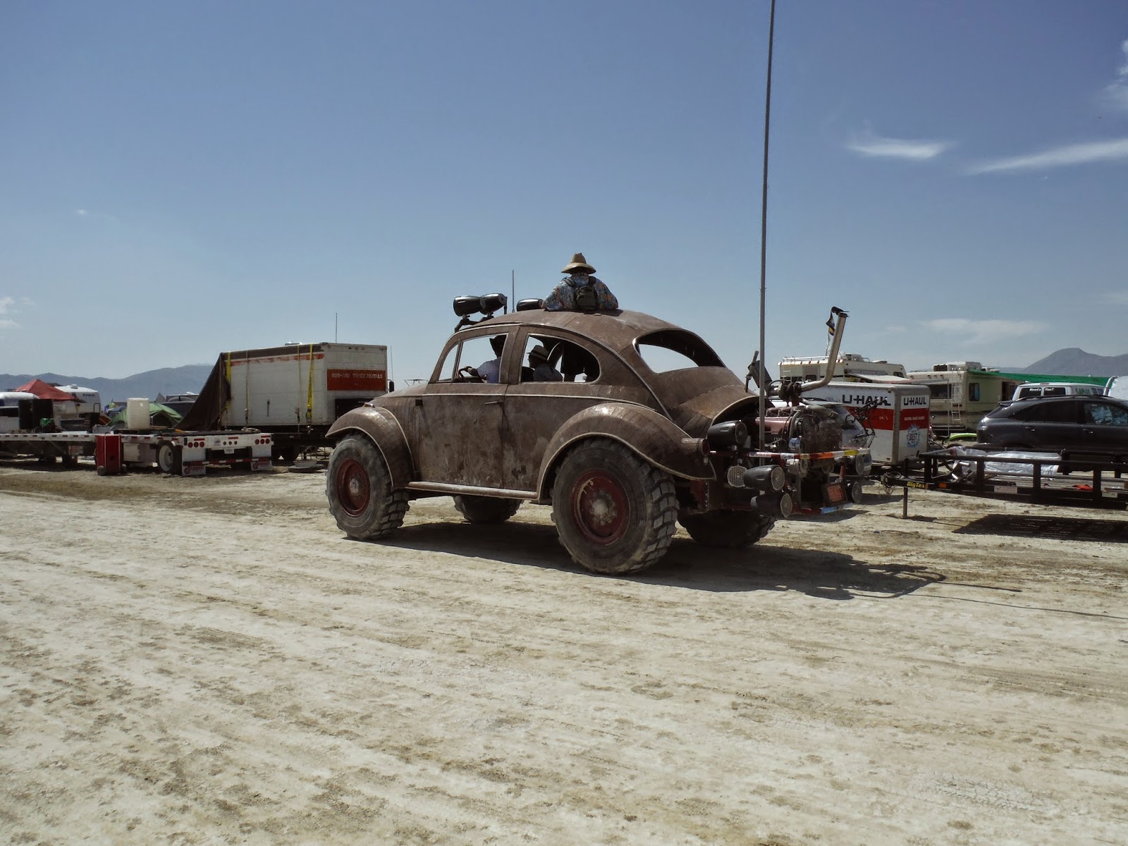 Unumundus Plaza: )'( BURNING MAN )'( Mutant Vehicles & Art Cars )'(