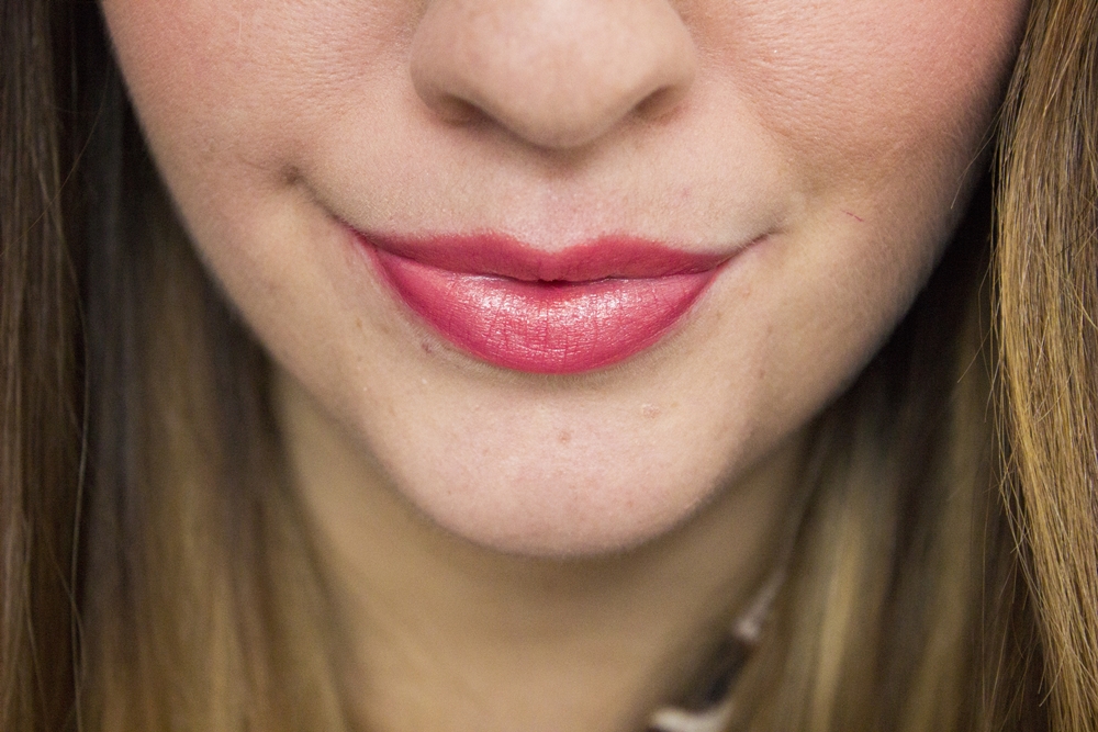 - Les jolis rouges à lèvres Super Lustrous de Revlon ! | La vie en ...