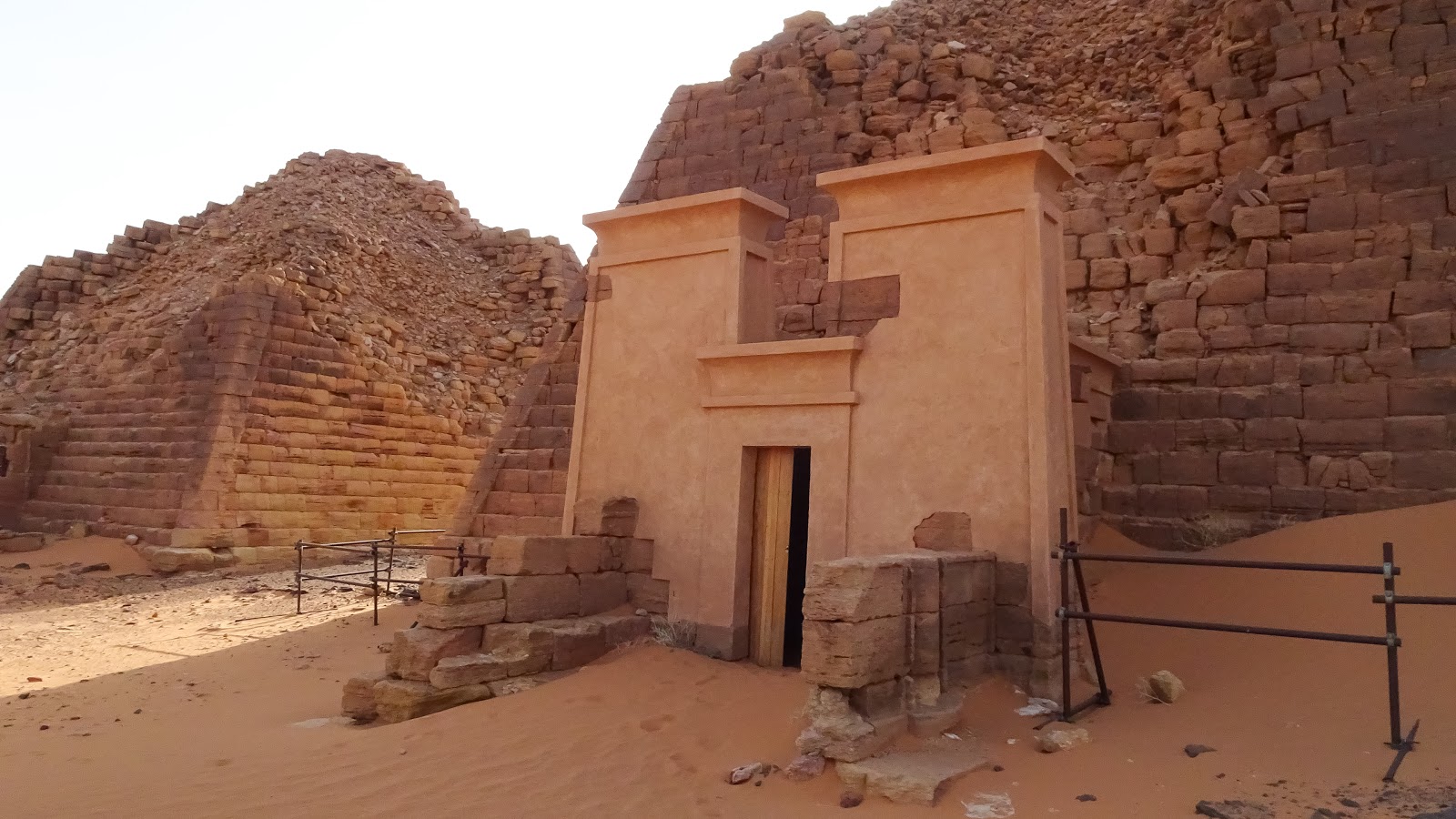 Sudan - Driving through the desert - Sven's Travel Venues