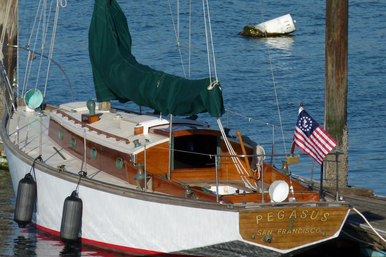 Wooden Boat Finder: 1962 Spaulding 33