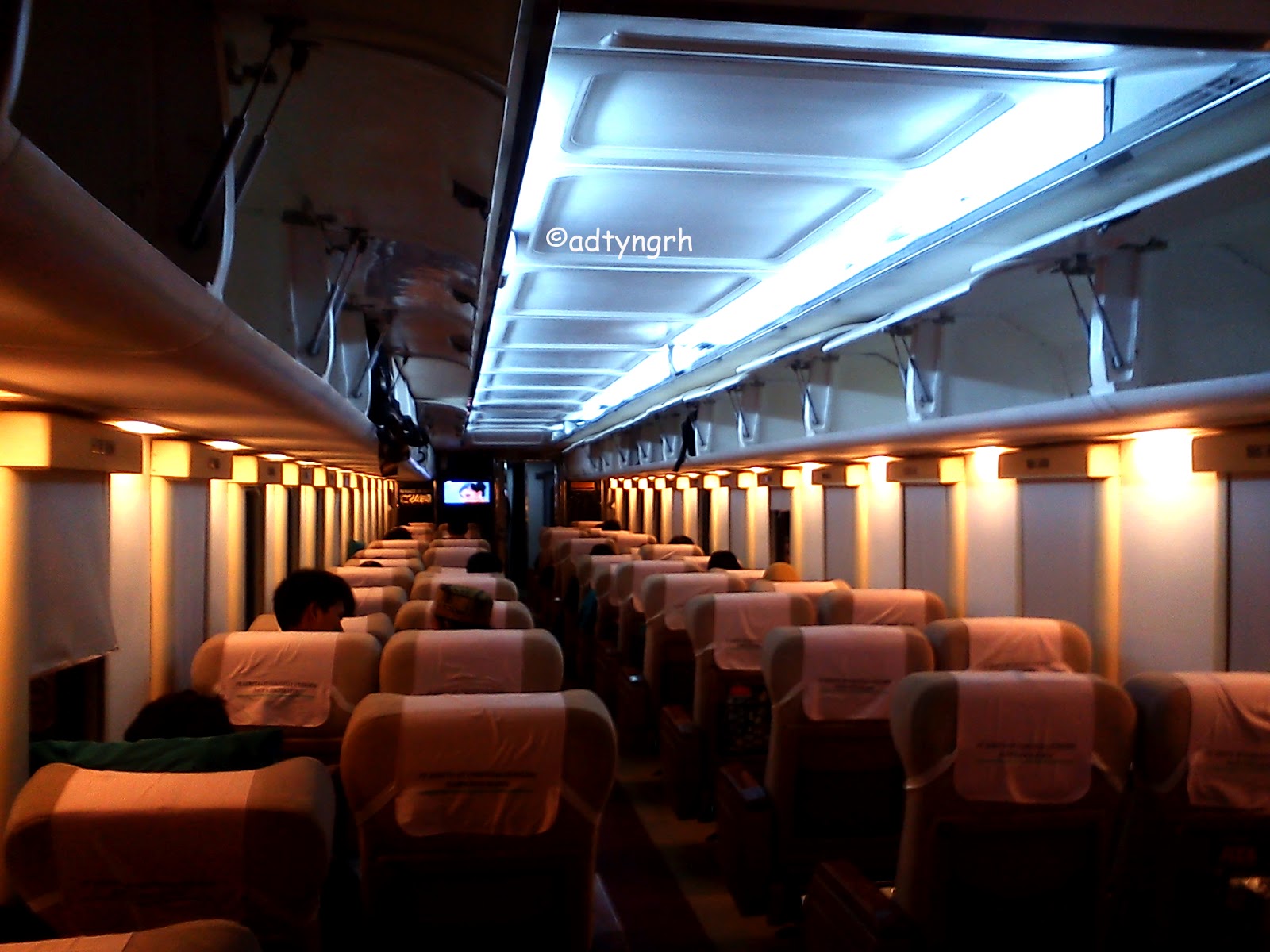 Perjalanan Bersama Argo Bromo Anggrek Malam ~ Gojos