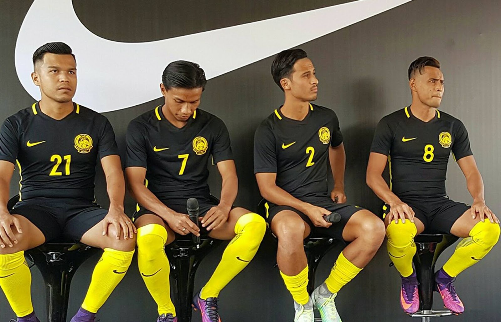 Kaki Pungkor: Jersi Baharu, Jersi Lama, Logo FAM dan NIKE