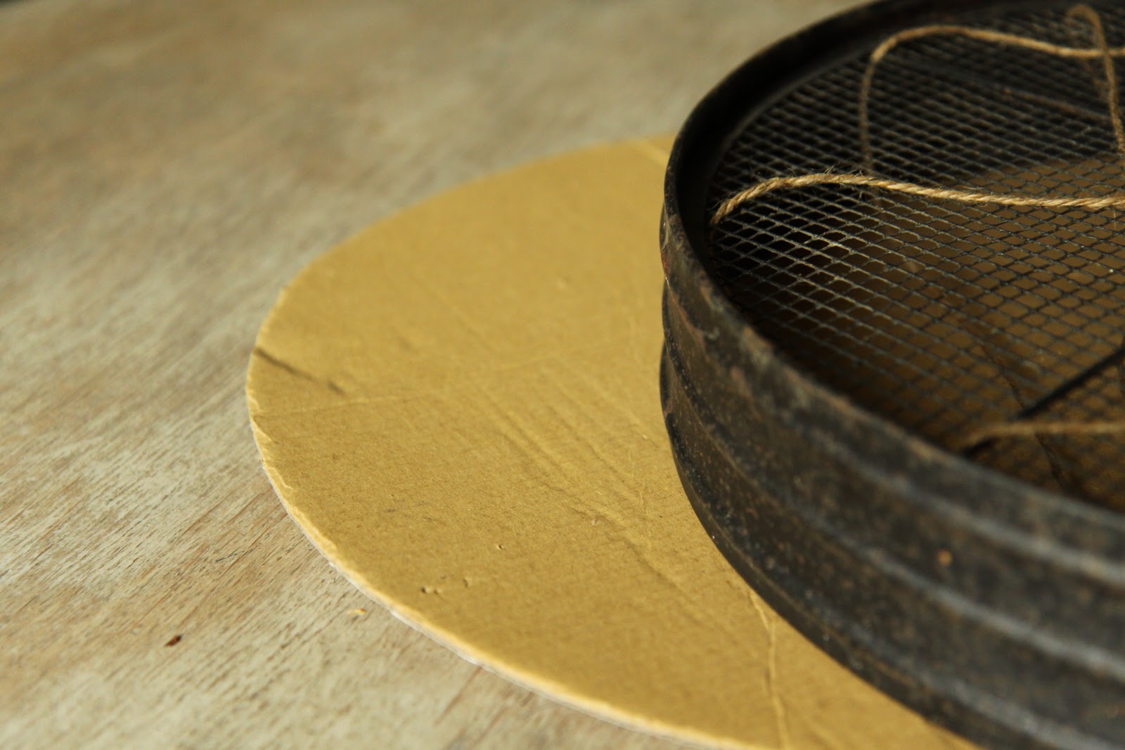 Modern Country Style: Garden Sieve Noticeboard Part 2: Tutorial