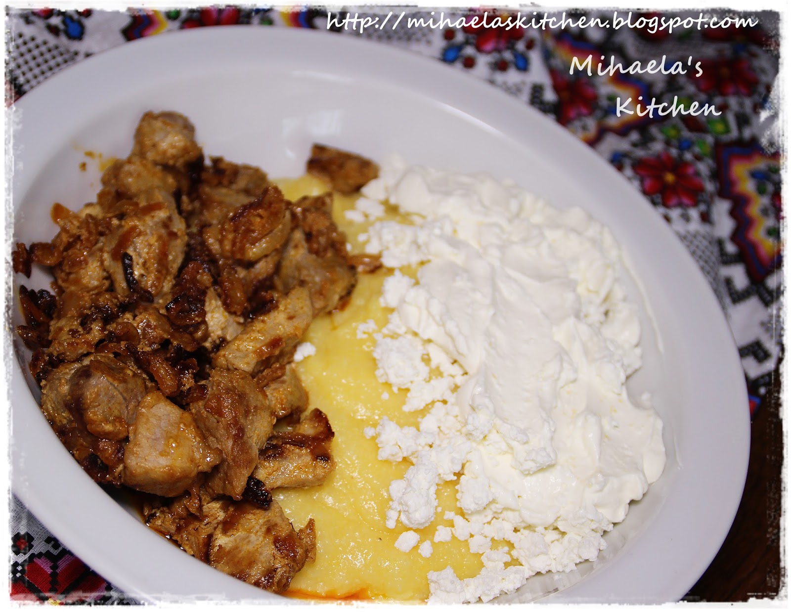 Tochitura de porc cu mamaliga