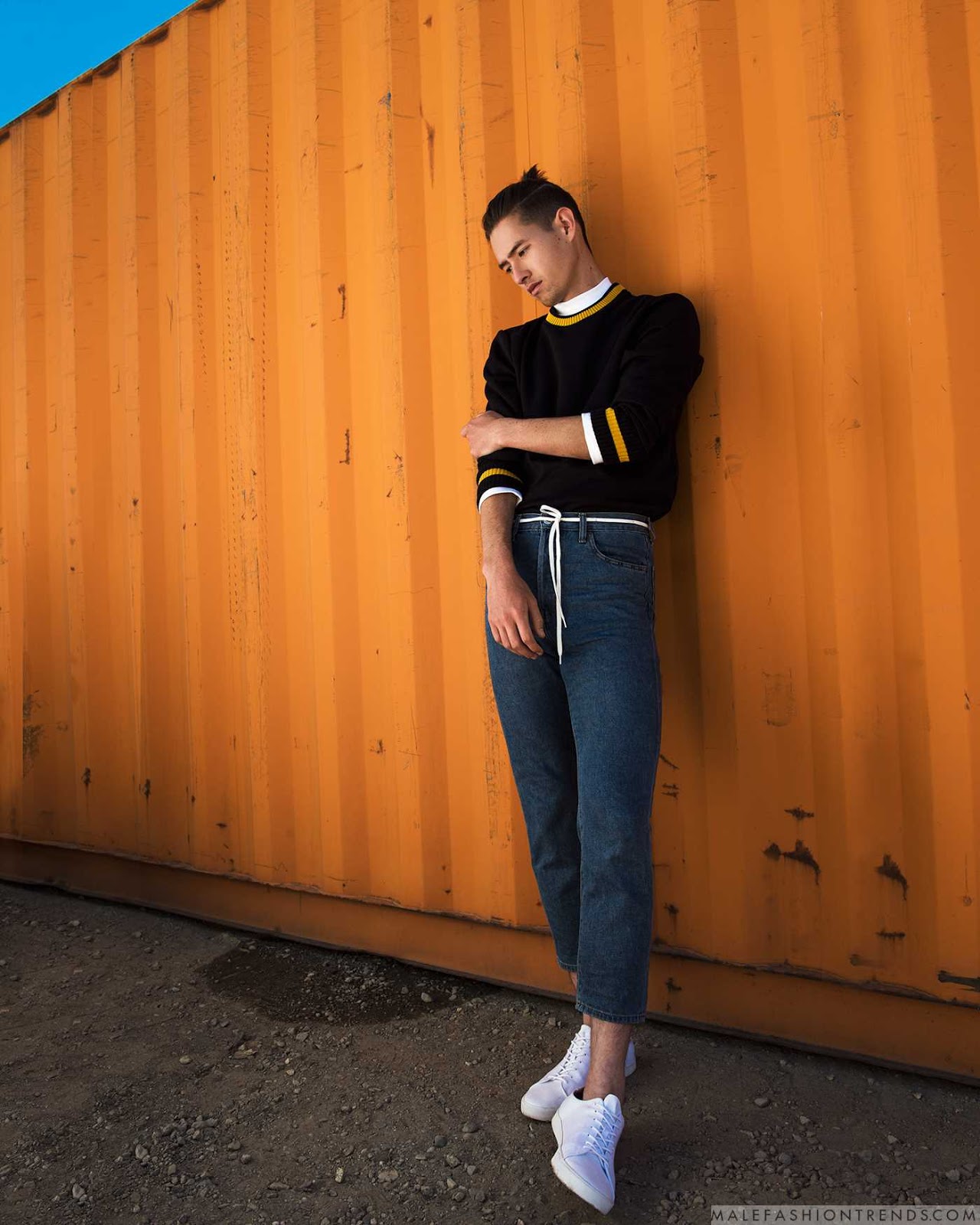 Jacob Hirata entre monocromo y geometría para LEWIS Magazine