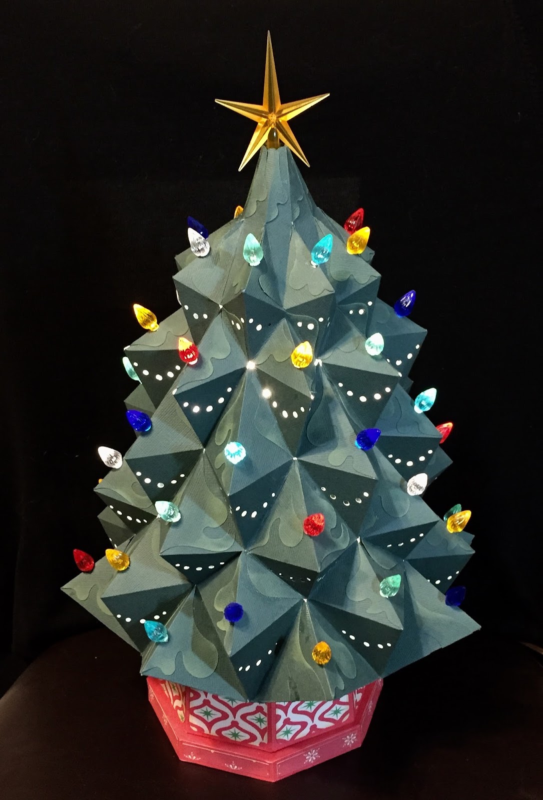 Deb's Crafty Side: Heirloom Christmas Tree