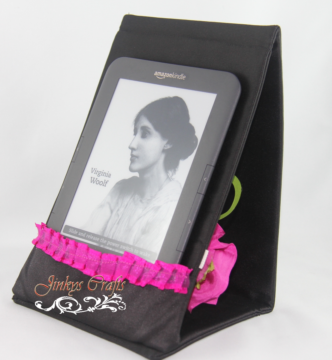 Jinky's Crafts & Designs: Handmade Kindle Case with Ribbons