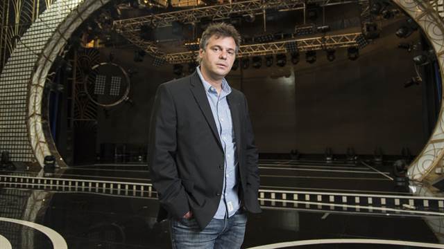 La ventana indiscreta de julia: La dura historia de vida del productor ...