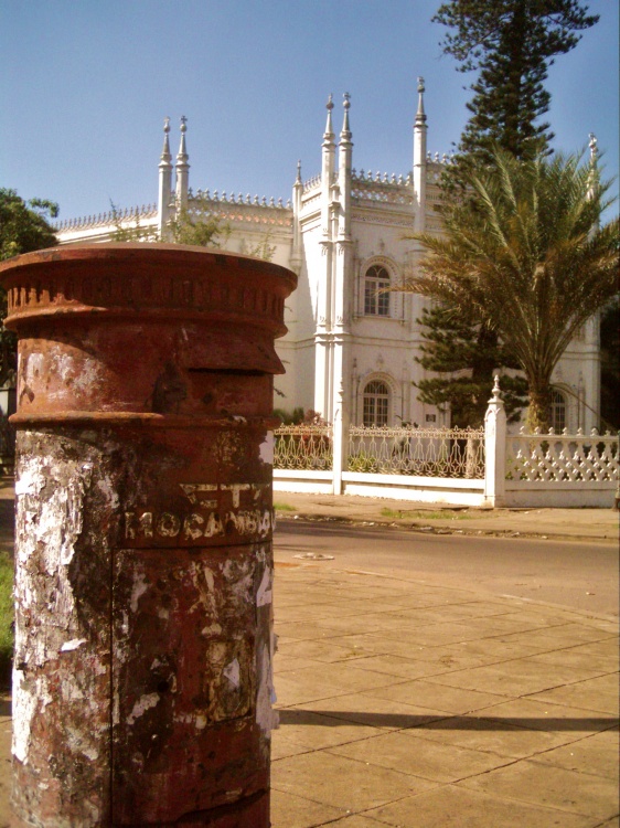 Onda da Maria: Descobrir as Riquezas de África de “Machimbombo” ou “Chapa”