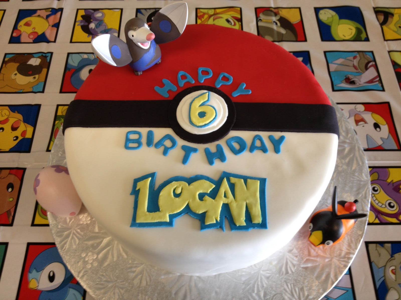 Pokemon Ball Cake