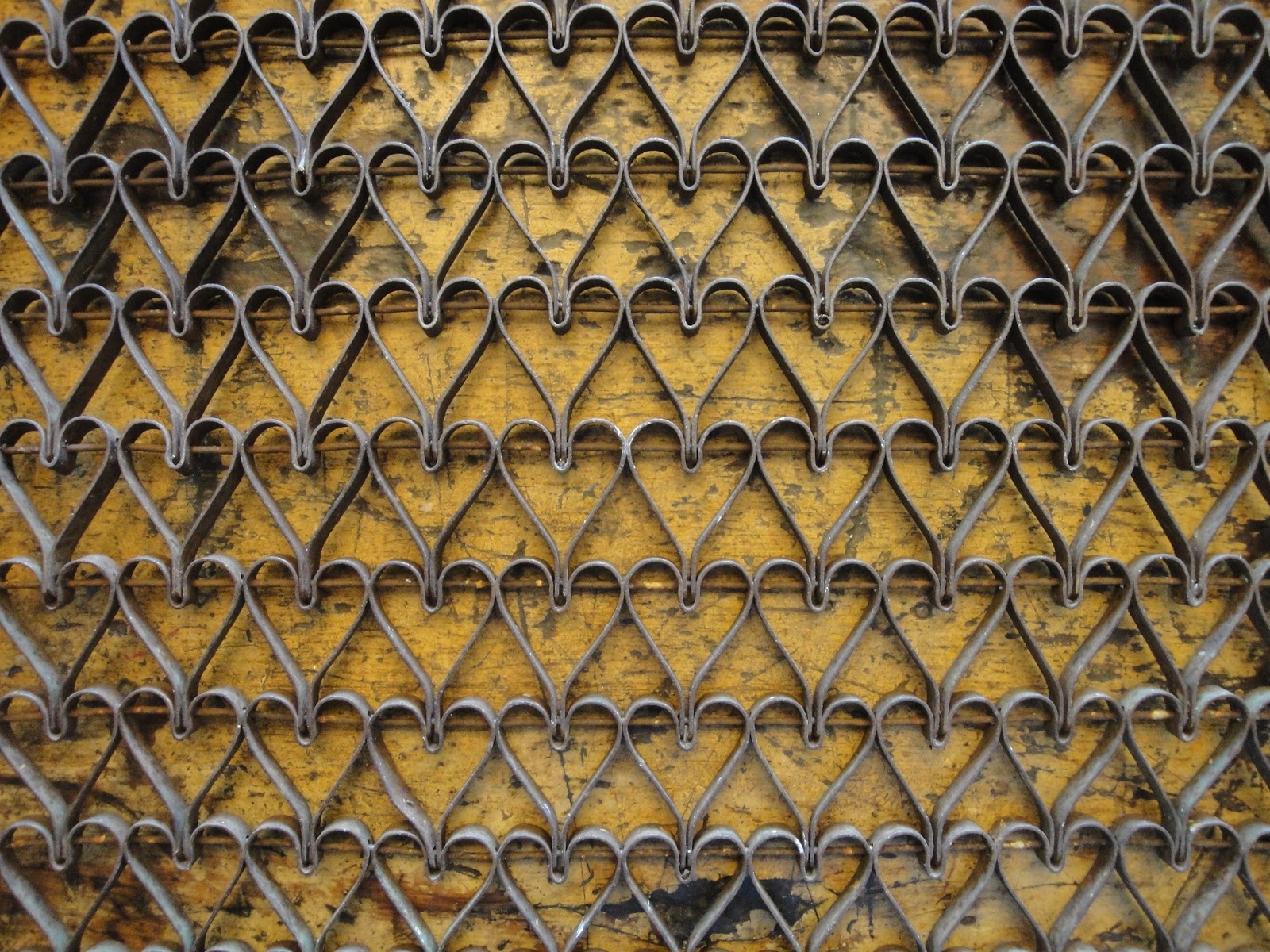 Vintage Metal Heart Linked Floor Door Mat