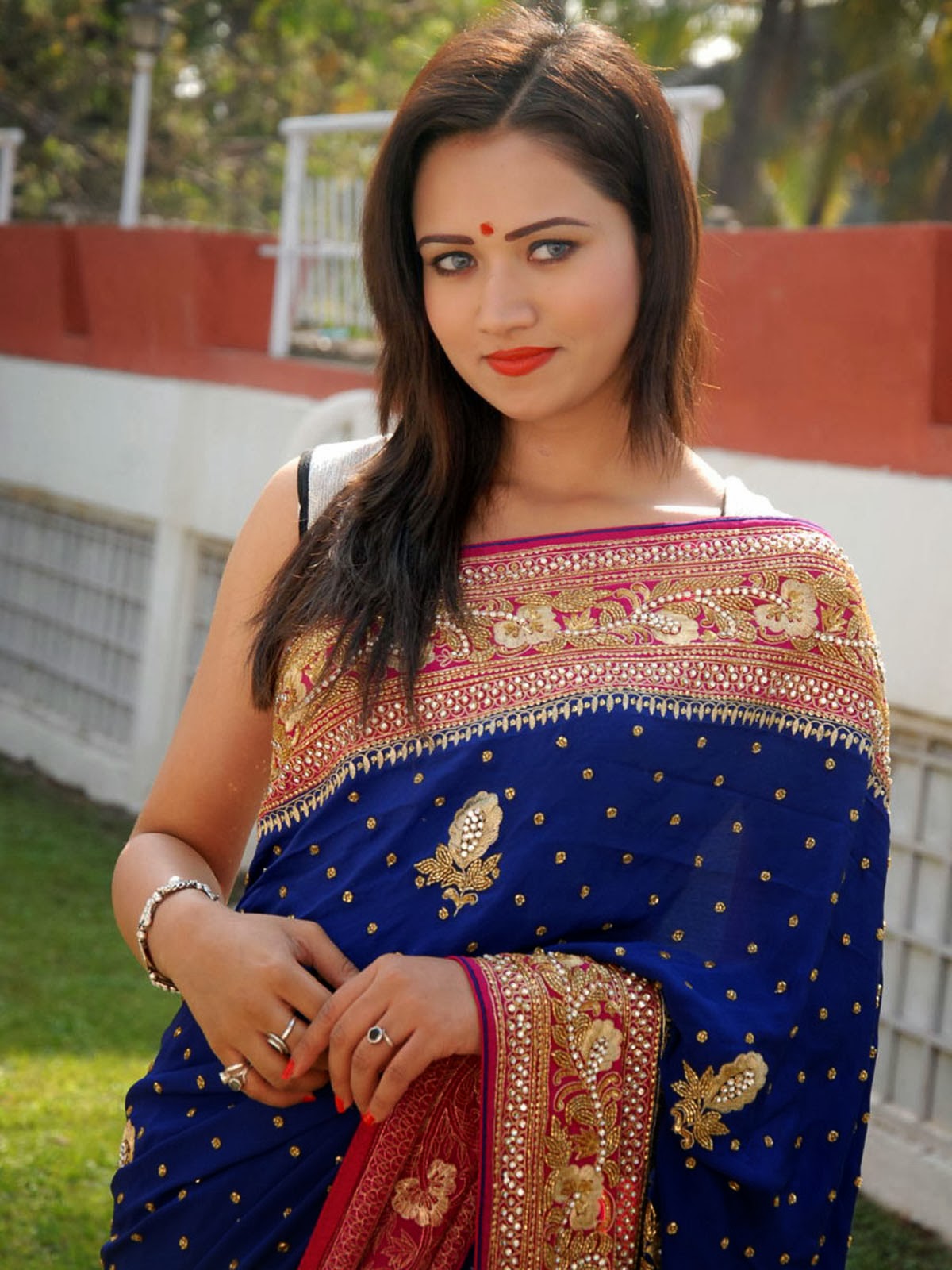 Actress Sunita Rana gorgeous in Saree at Aa Aiduguru Movie Opening ...