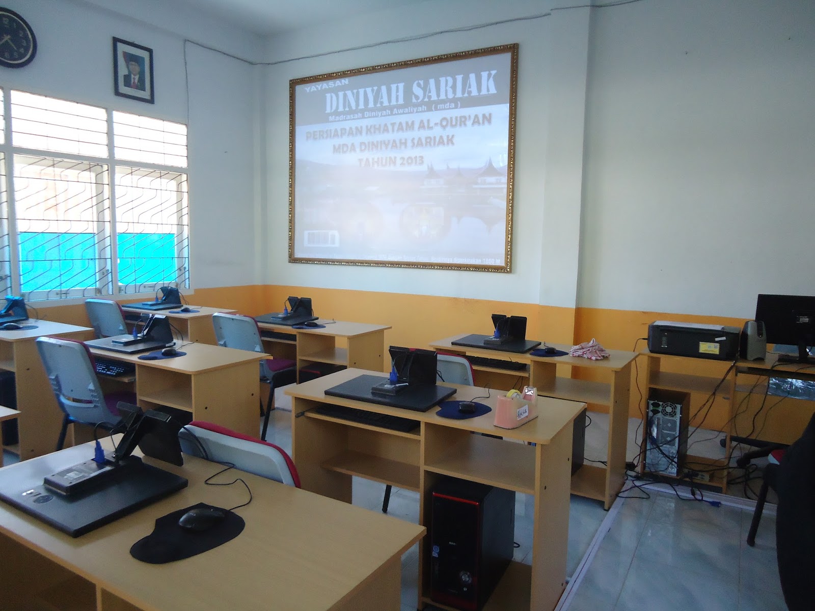 LABOR KOMPUTER MDA DINIYAH SARIAK