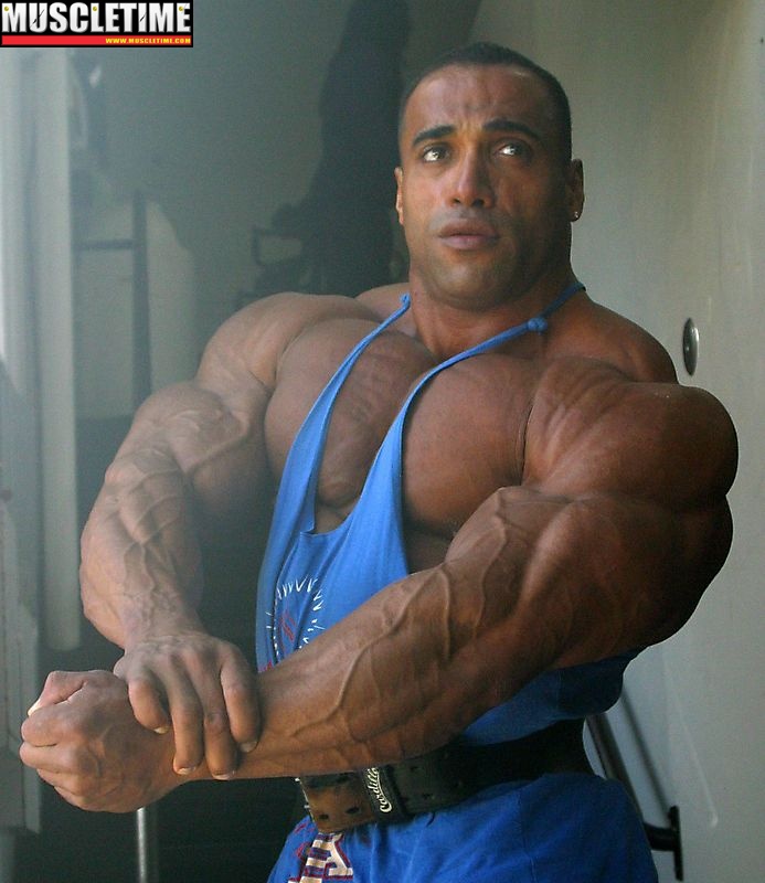 Muscle Lover: American IFBB Pro bodybuilder Dennis James "The Menace"