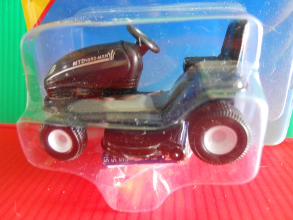 Dexters Diecasts (DexDC): SIKU #1312 BP ~ Lawn Mower