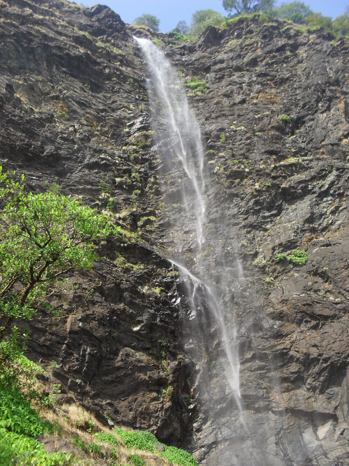 YENNAAR: Belakal Falls / Govinda Theertha