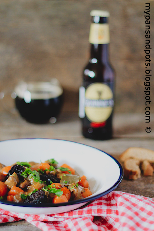 Irski gulaš sa crnim pivom i suvim šljivama / Irish stew with Guinness ...