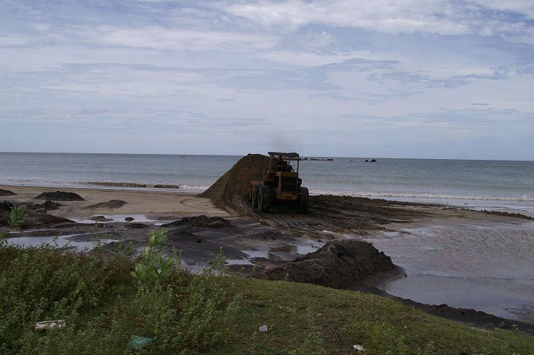 Walks in Eastern Sri Lanka: Pulmoddai & Arisimalai