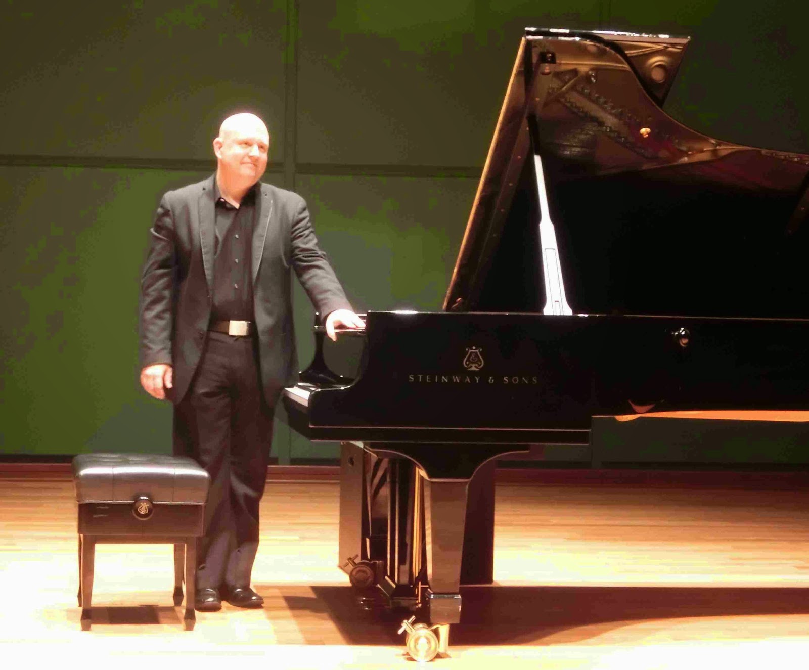 pianomania: POSTCARDS & MEMORIES / STEVEN SPOONER Piano Recital / Review
