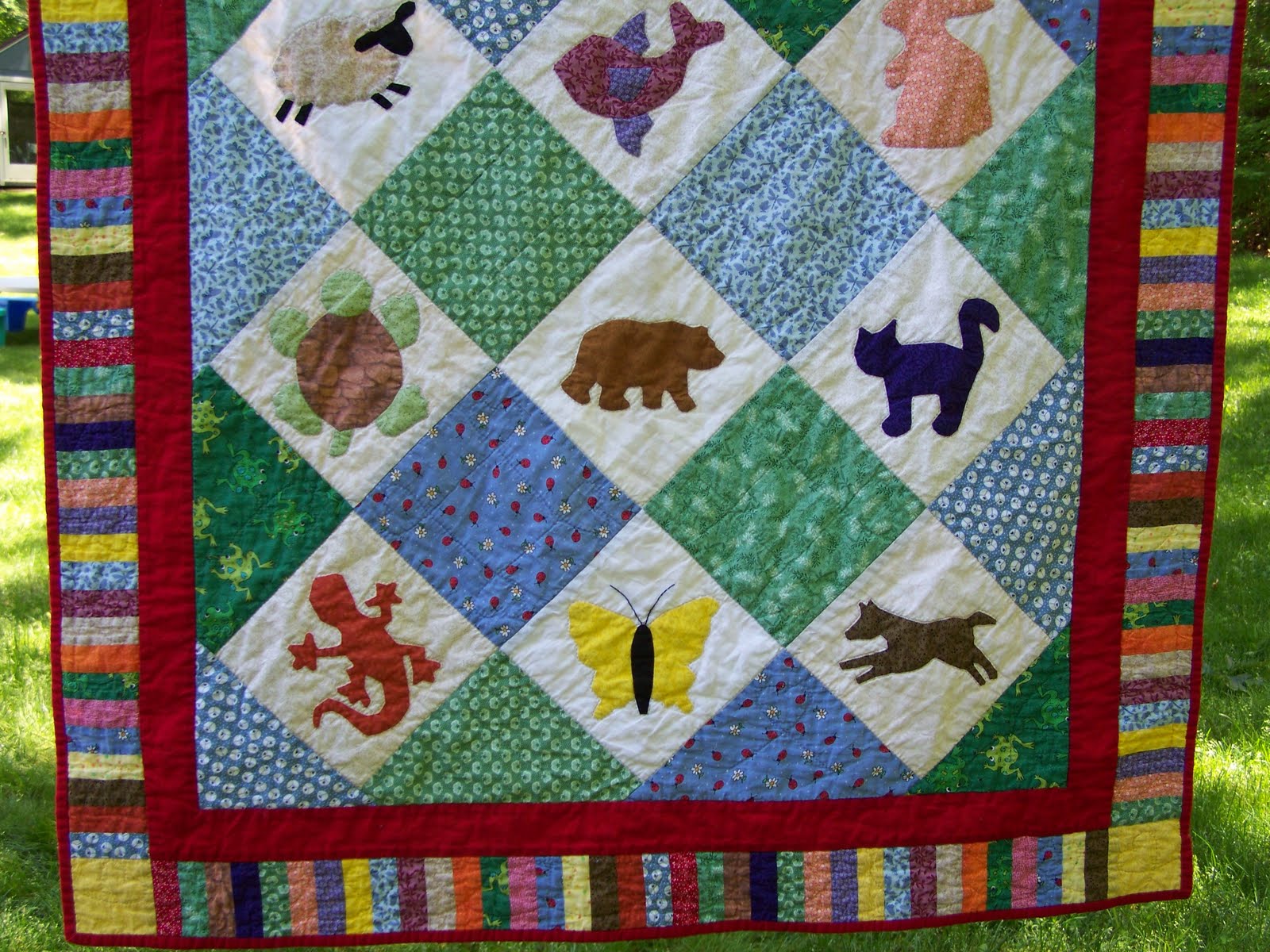 When Life Gives You Scraps, Make Quilts!: Caroline's Animal Quilt