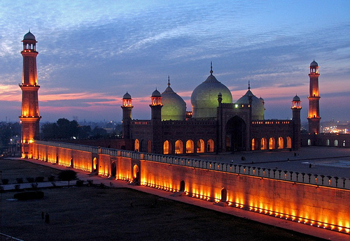 Finding Neverland Blog: Famous Mosques of Pakistan.