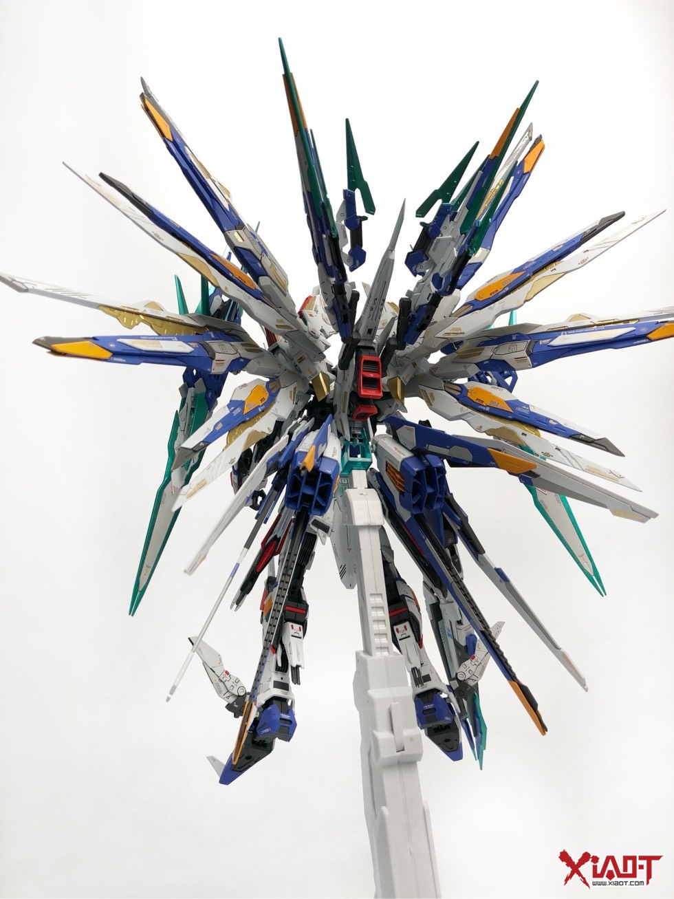Custom Build: 1/100 Assault Freedom Gundam