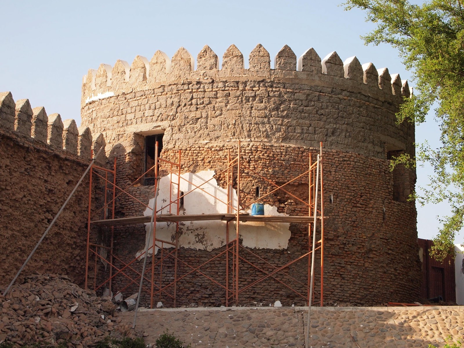 The Azanian Sea: Sohar: old fort and souq