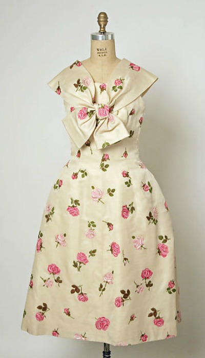 Living In Fifties Fashion: Balenciaga In The Springtime