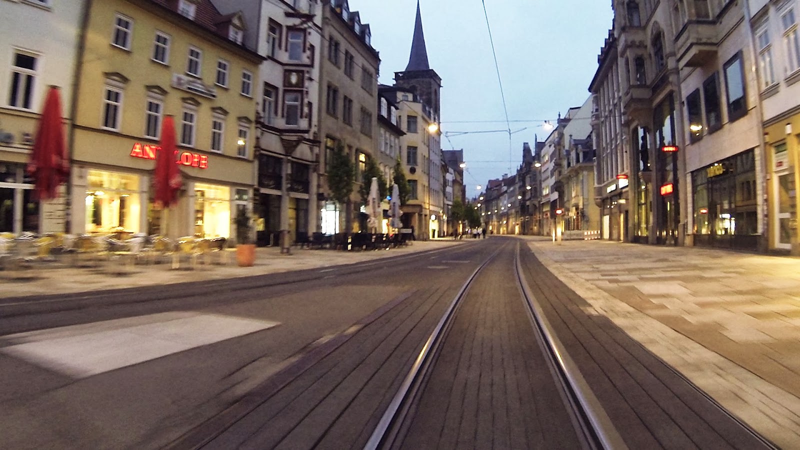 Deutsche Ecke: Unsere Strasse: Interaktive Übungen vom Goethe Institut.