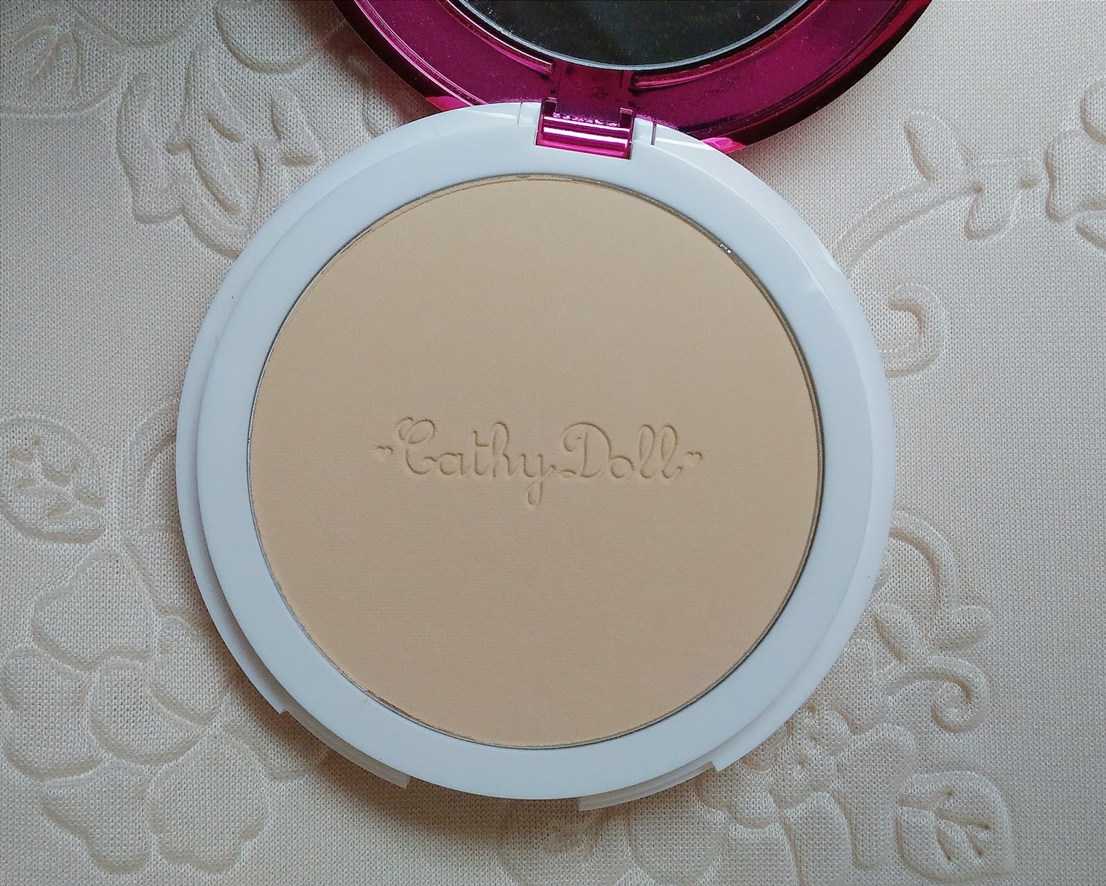Lucky Citrine: Cathy Doll Speed White CC Powder Pact