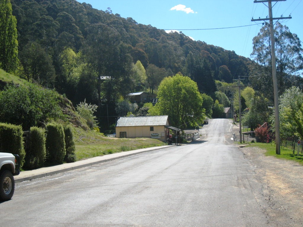 Chris & John's Travel Log: AFTER THE MOTO GP - NORTHEAST OF MELBOURNE