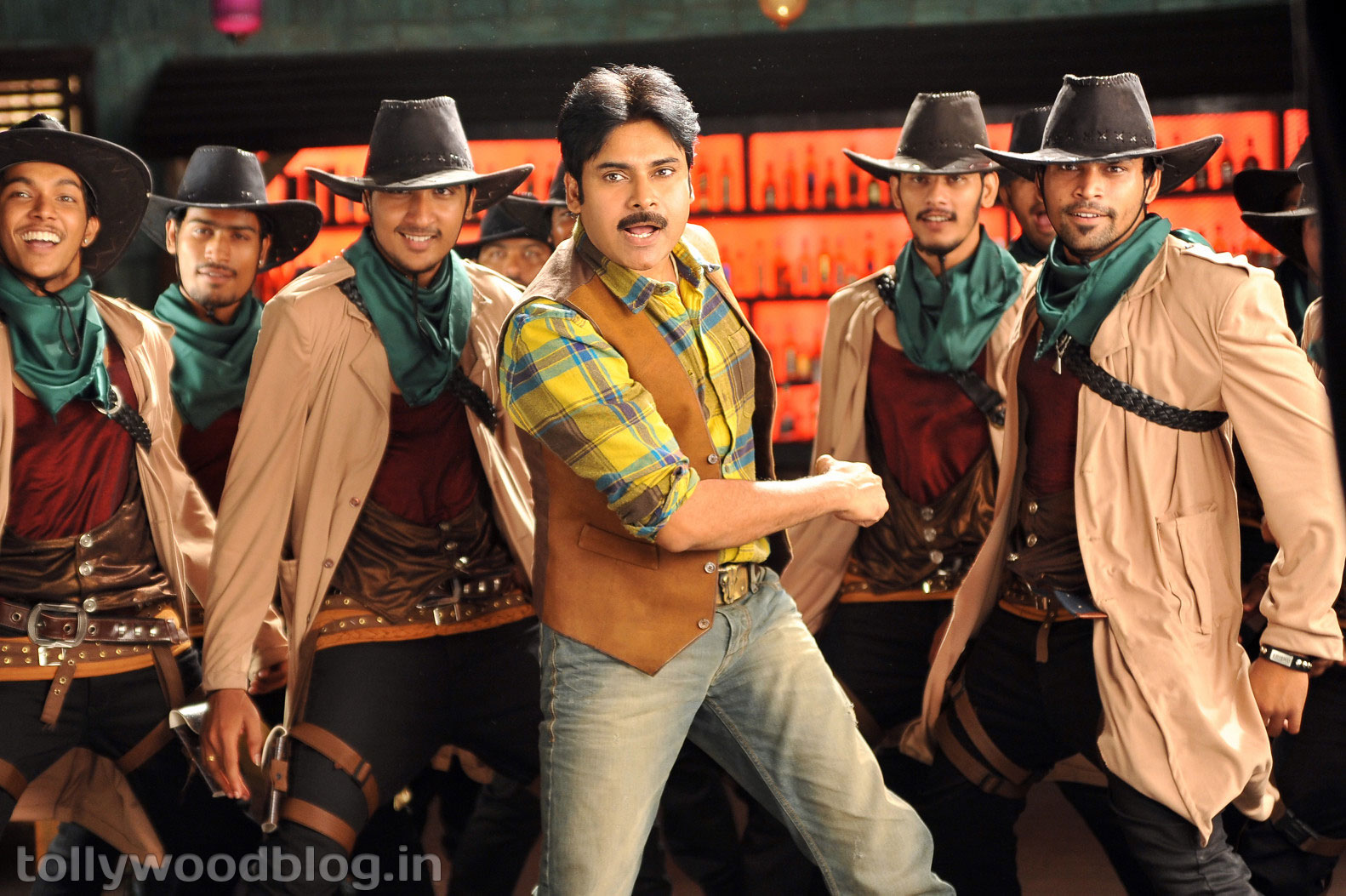 Cameraman Gangatho Rambabu movie new photos stills