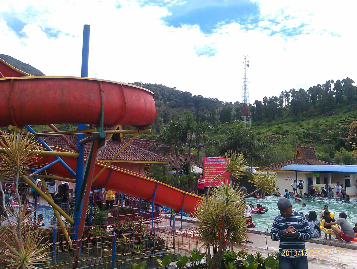 PEMANDIAN AIR PANAS CIWALINI | keindahan wisata indonesia