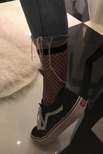 Ways to wear Fishnet stockings - style-bon
