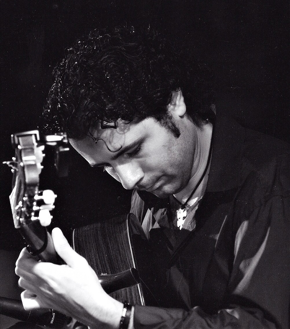 FUENTE DE LETRAS: ENTREVISTA AL GUITARRISTA JOSE ROJO