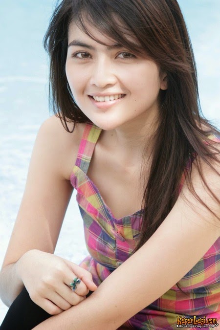 Galeri Foto Ida Ayu Kadek Devi - Kumpulan Foto Dan Profile Artis Indonesia