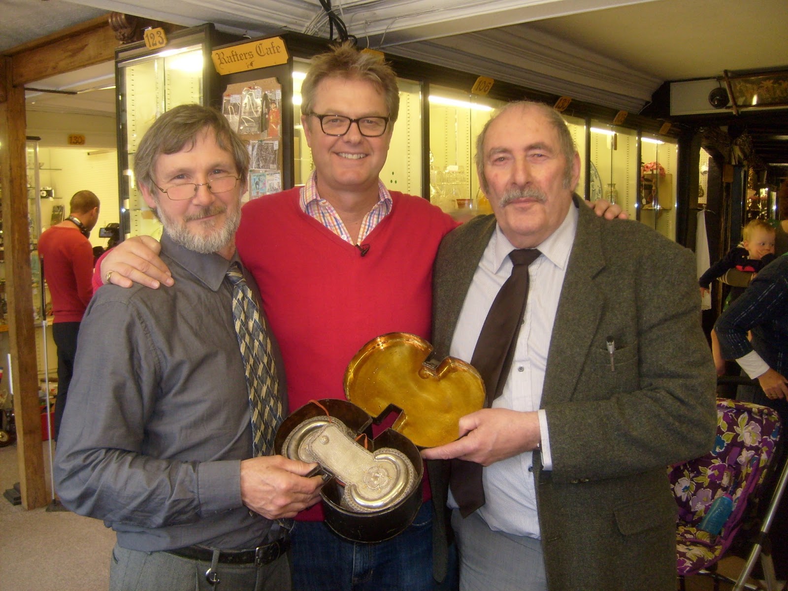 HUNGERFORD ARCADE ANTIQUES & COLLECTABLES: HUNGERFORD ARCADE BBC FILMING